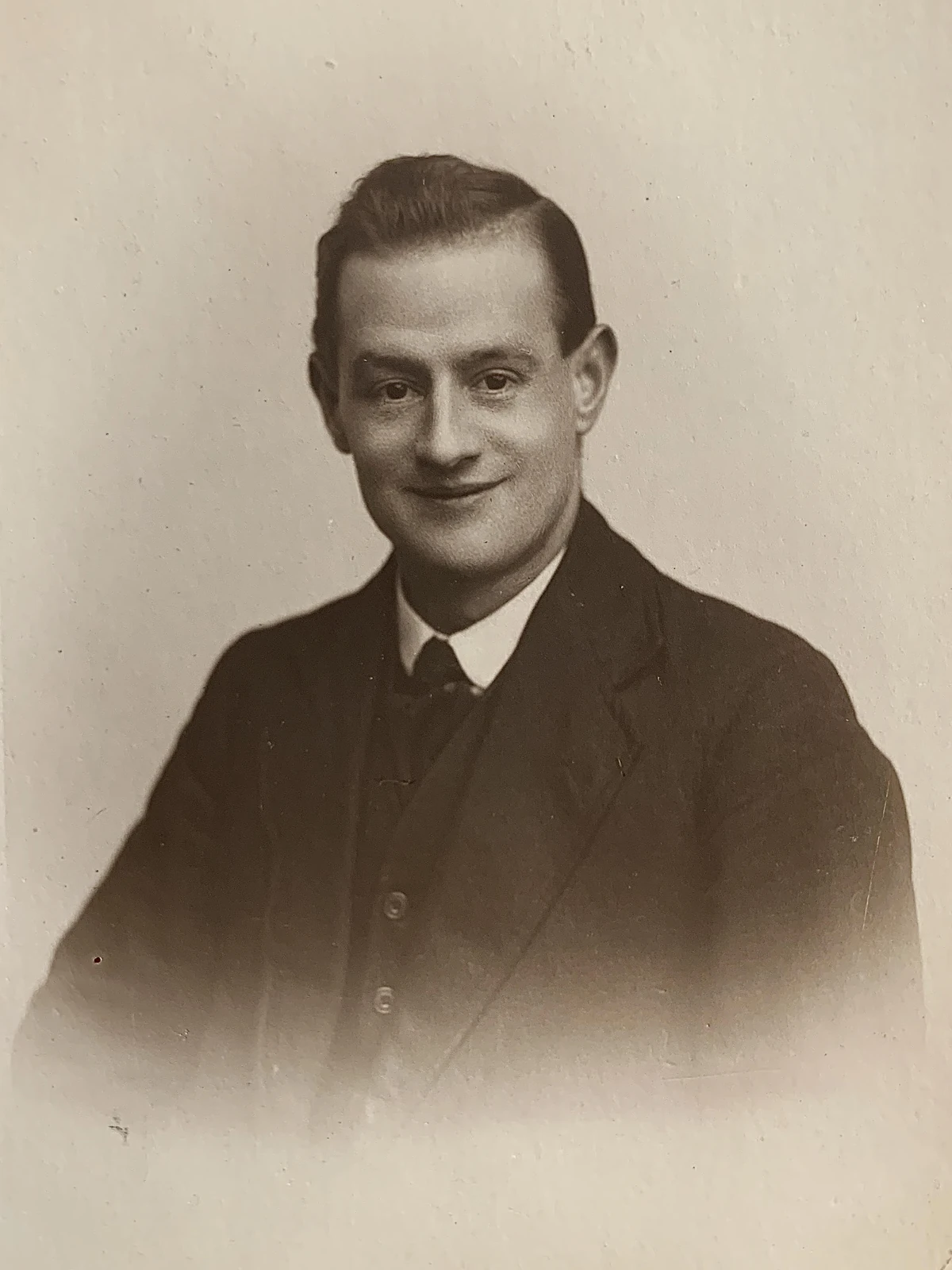 Francis McMellon | Astropedia | Fandom