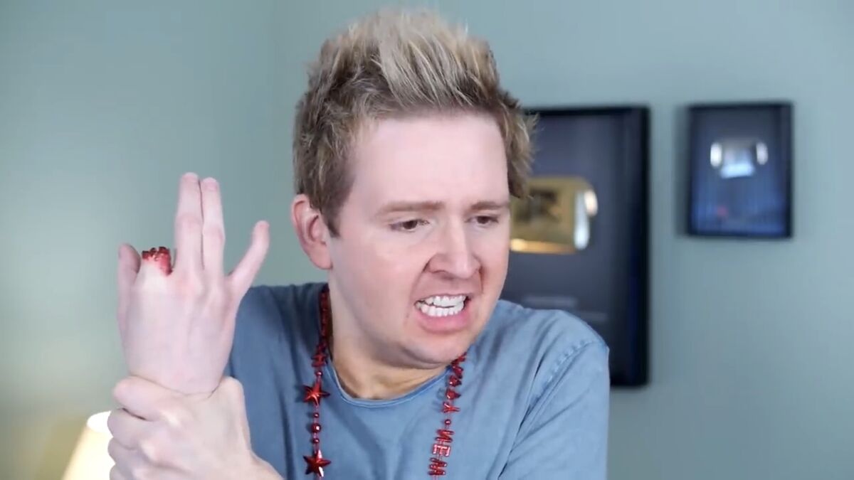 Fireworks Blow Off Finger Jesseandmike Wiki Fandom