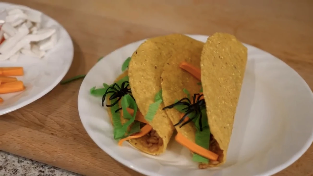 SPIDER IN TACO! | JesseAndMike Wiki | Fandom