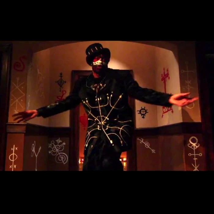 Big hoodoo crystal skull full - sanyhall