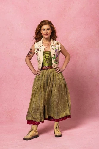 Anne Hathaway | & Juliet Wiki | Fandom