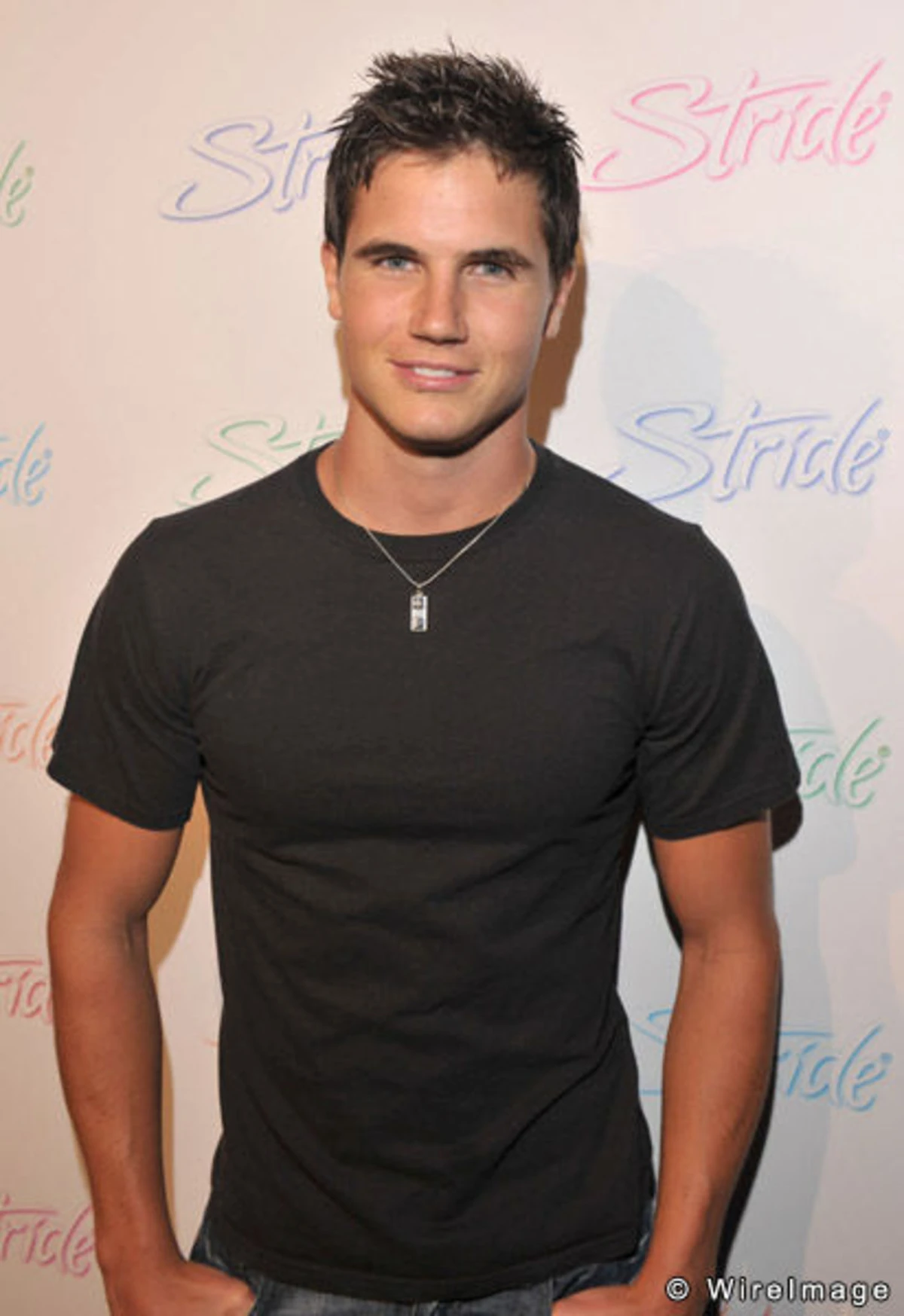 Robbie Amell | Junenetwork Wiki | Fandom