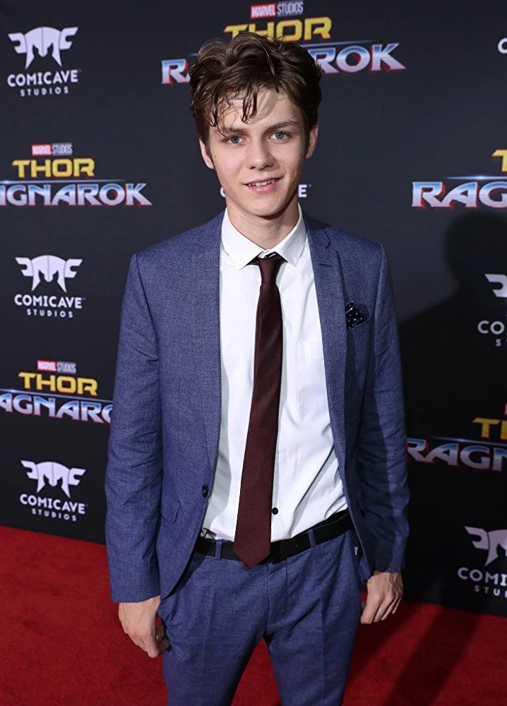 Ty Simpkins | Wikia Jurassic Park | Fandom