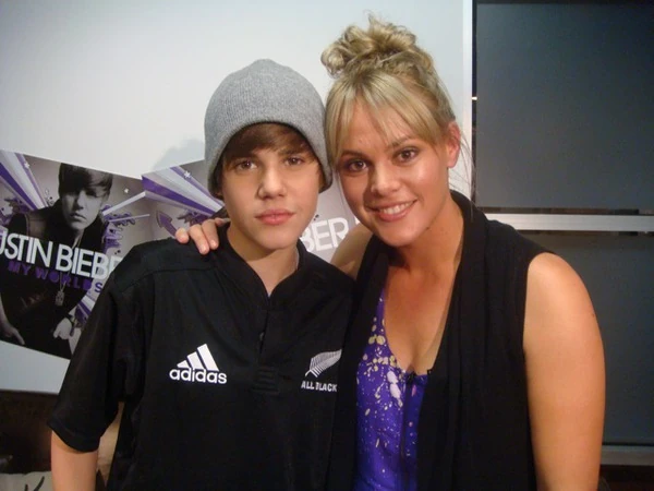 Unknown clothing | Justin Bieber Wiki | Fandom