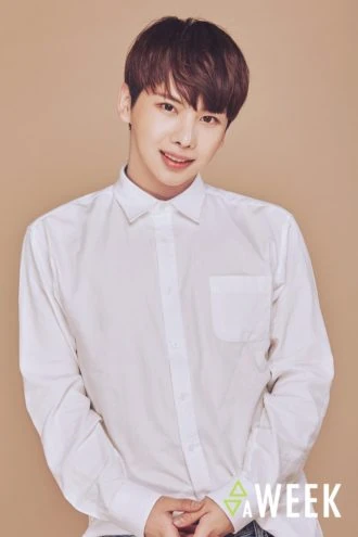 Yongjin (AWEEK) | Wiki K-pop | Fandom