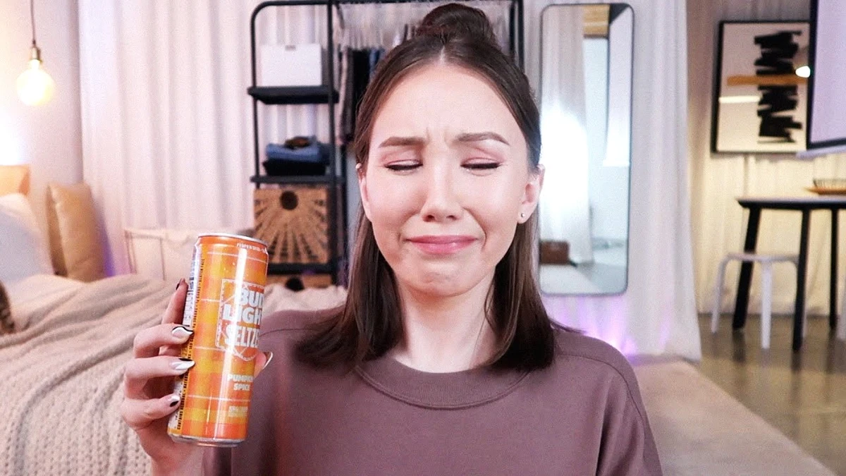 trying bud light's new pumpkin spice seltzer | Kalel Wiki | Fandom