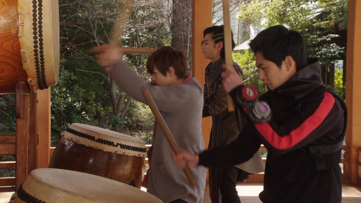 2005: Rejoice! Echo! Roar! | Kamen Rider Wiki | Fandom