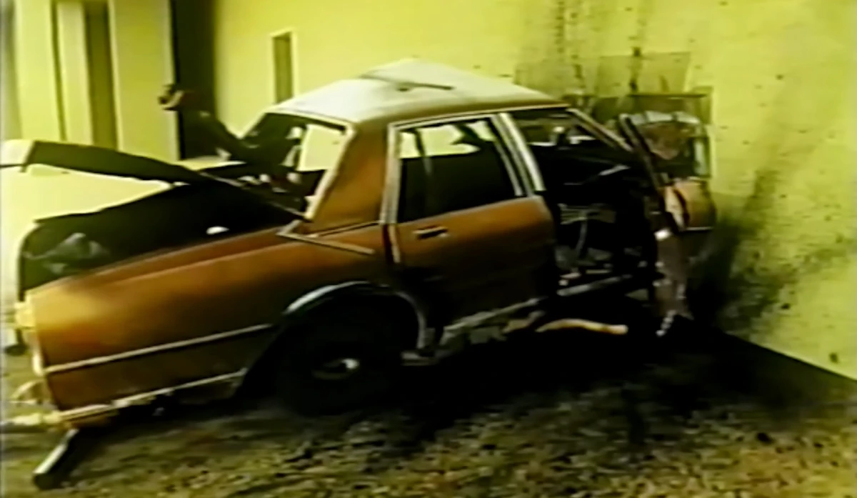 Crashed Chevrolet | Kane Pixels Backrooms Wiki | Fandom
