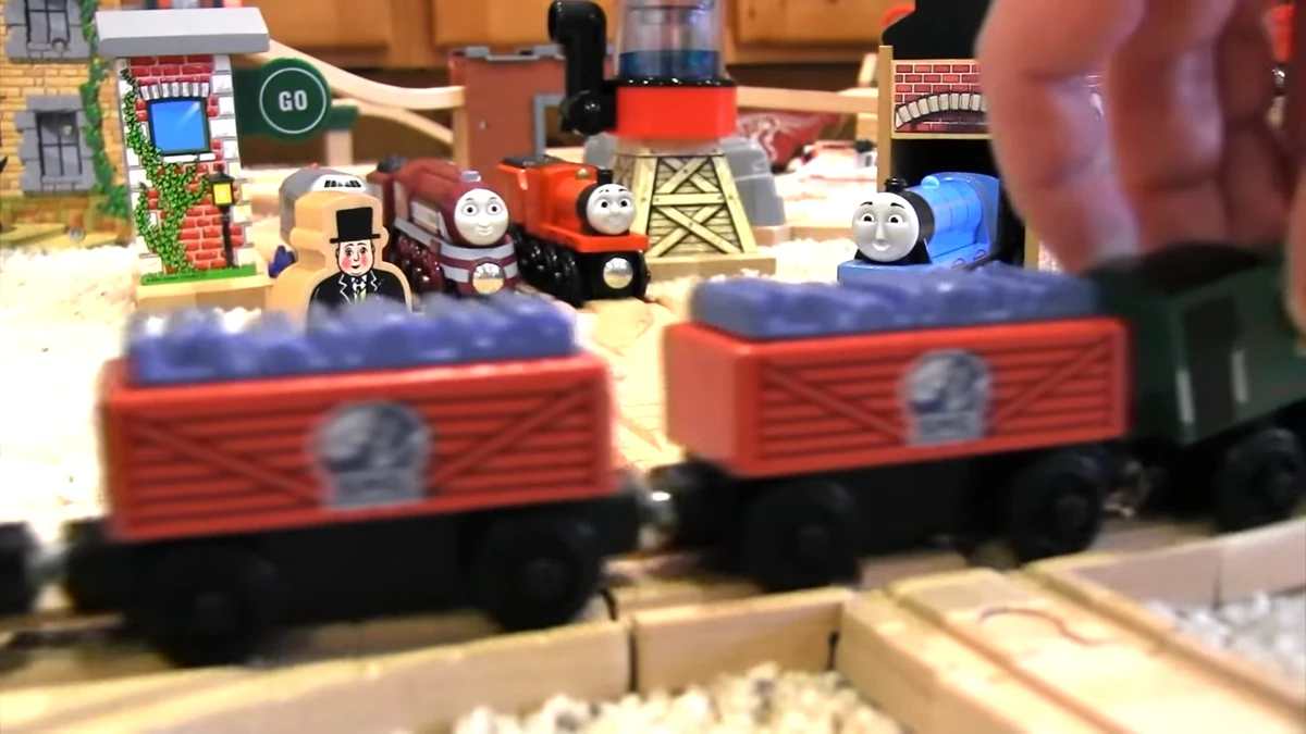 Polar Express Coming Through!/Gallery | Keekre24/ThomasWoodenRailway ...