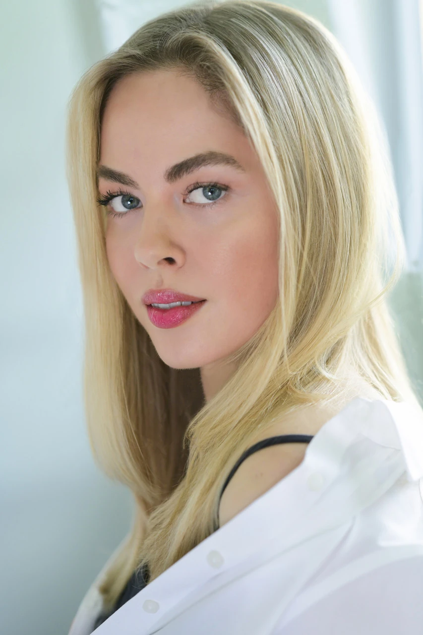 Chloe Monroe | Keep Me Safe Fanfic Wiki | Fandom