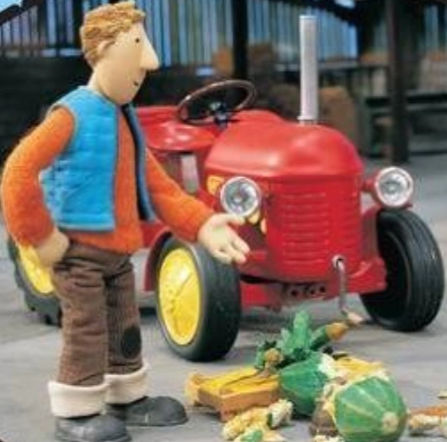 Little Red Tractor | Kids TV Channel Wiki | Fandom