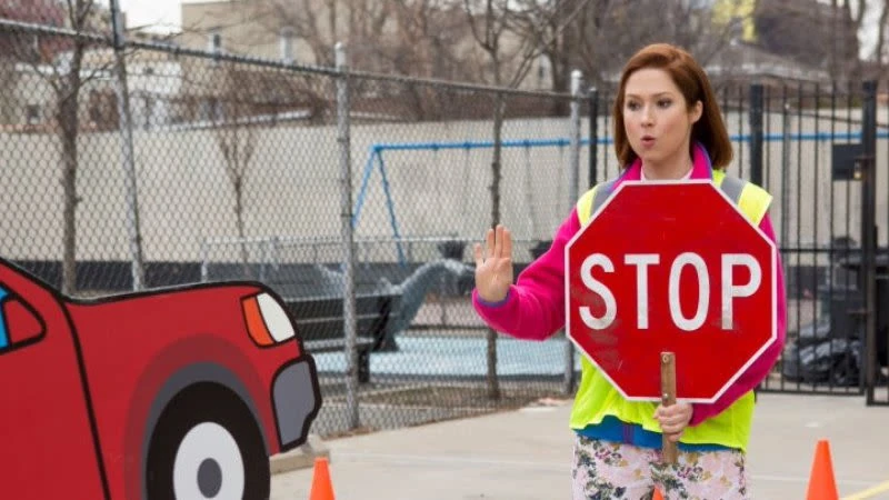 Kimmy Bites an Onion! | Unbreakable Kimmy Schmidt Wiki | Fandom