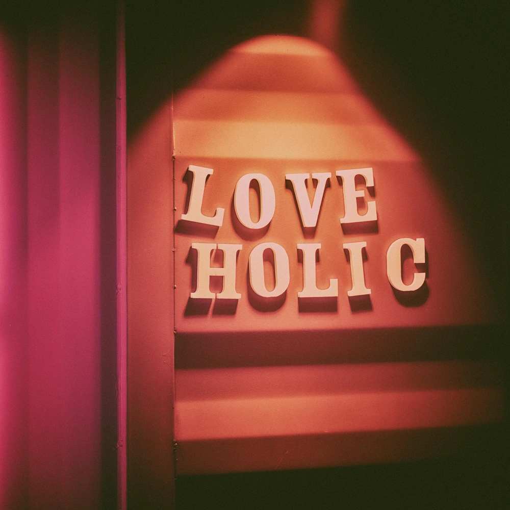 Loveholic | K-Indie Wiki | Fandom