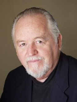 Dakin Matthews | King Of Queens Wiki | Fandom