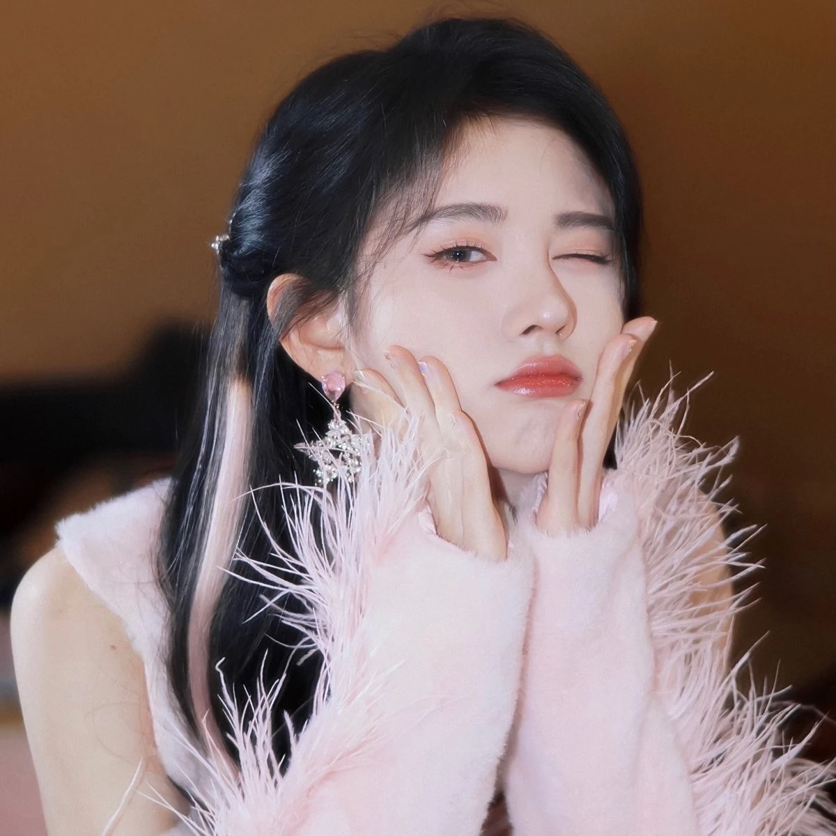 DAISY(SOS) | K-Pop Fanon Fandom Wiki | Fandom