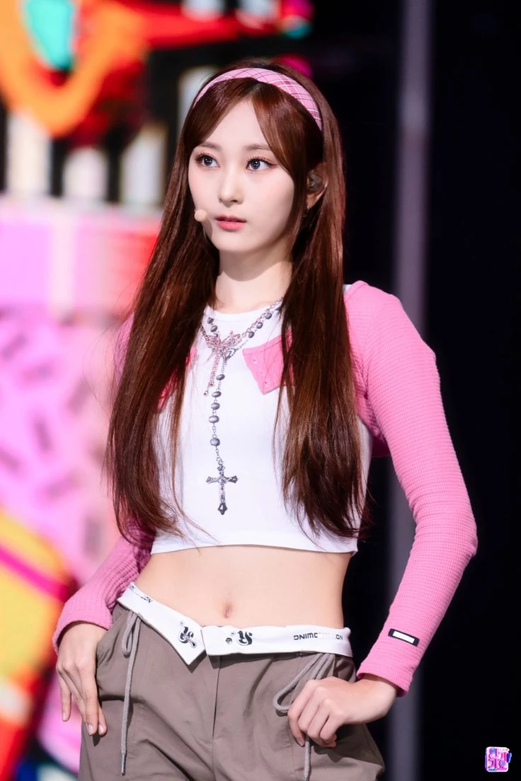 Yeeun (WorldC) | K-Pop Fanon Fandom Wiki | Fandom