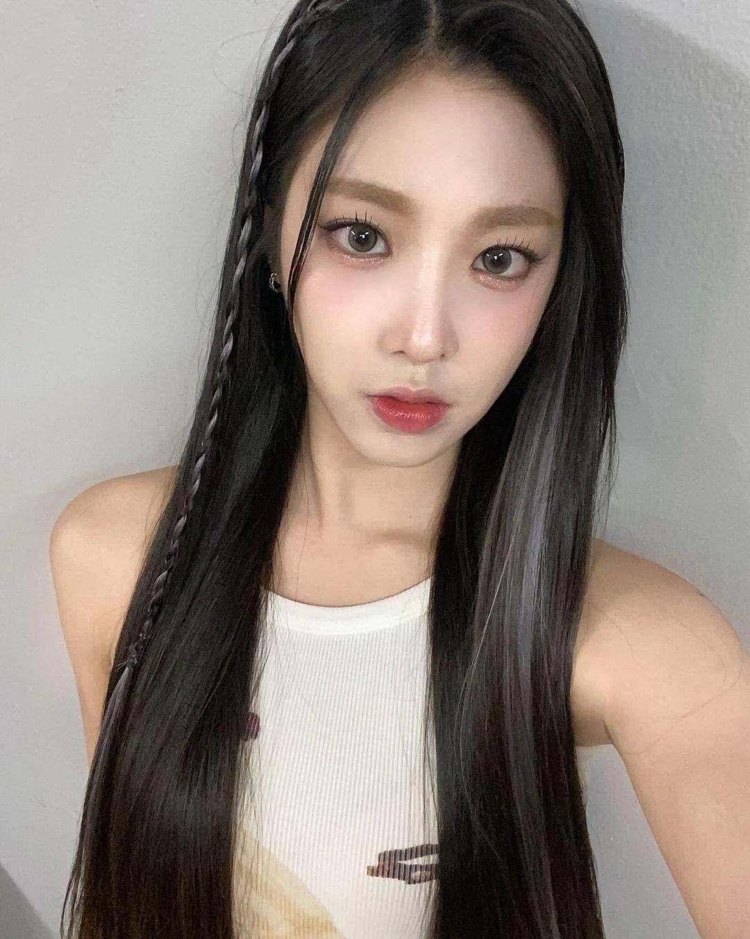 Tuyet | K-Pop Fanon Fandom Wiki | Fandom