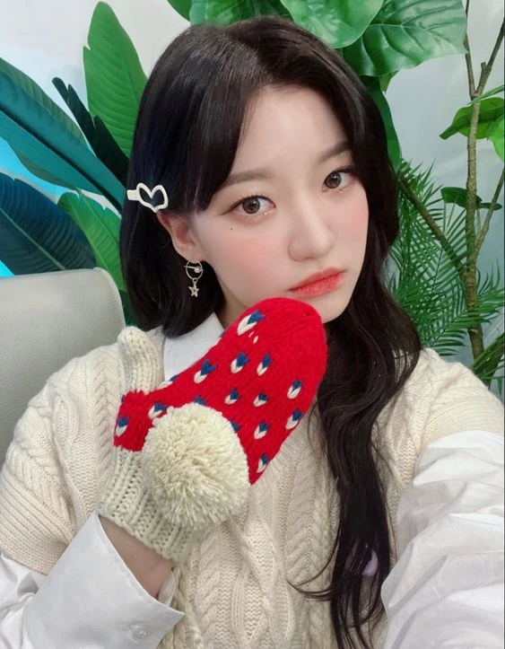 Lee Yunhee | K-Pop Fanon Fandom Wiki | Fandom