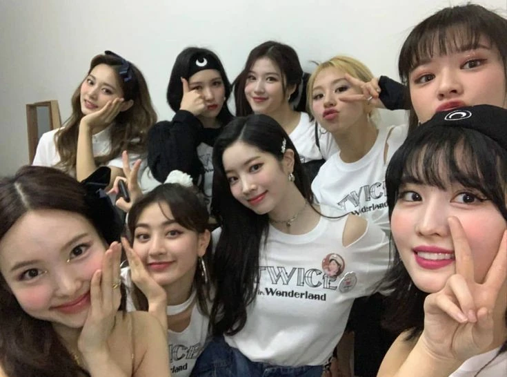 PINKCUBE 1ST VLIVE: Hii! | K-Pop Fanon Fandom Wiki | Fandom