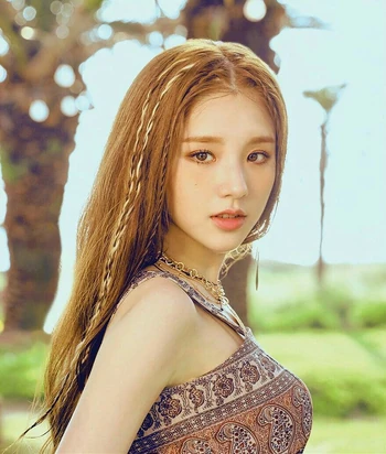 HeeJin (LOONA) | Kpop Girls Wiki | Fandom