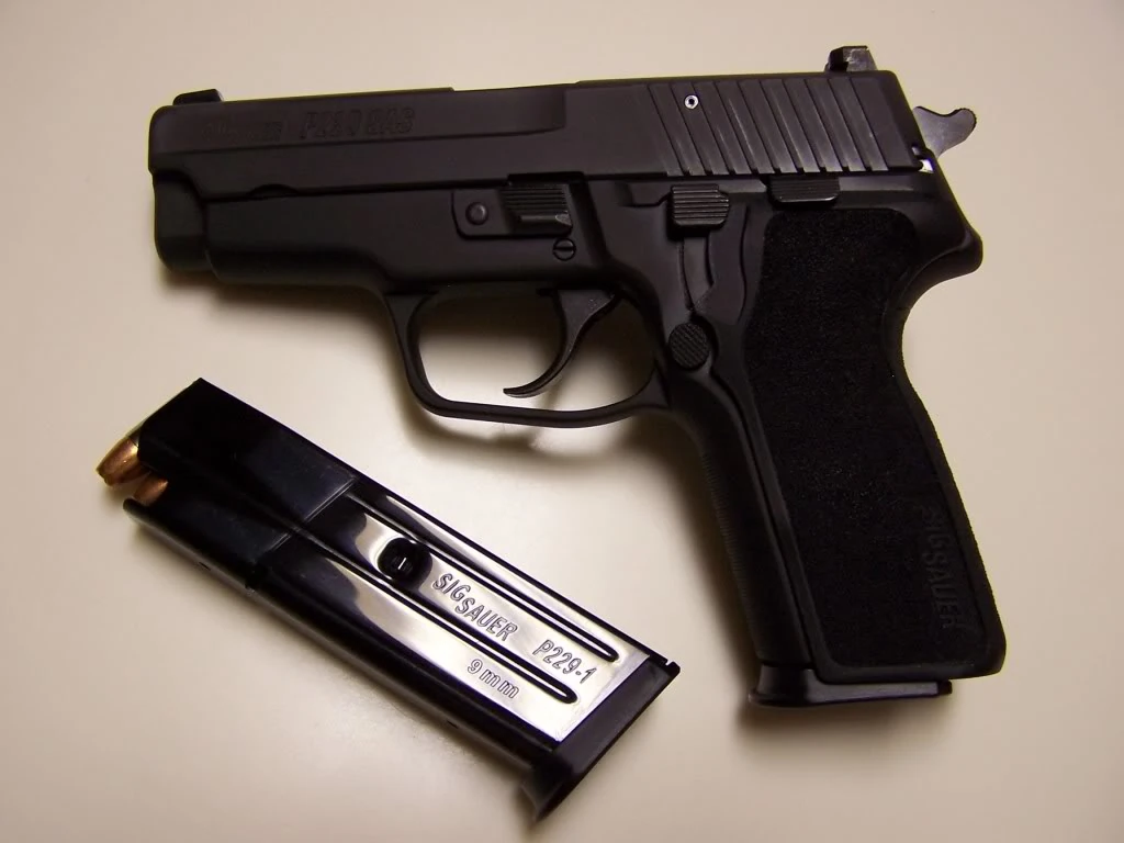 SIG-Sauer P229 E2 | K-RP: The Heister's Dream Wiki | Fandom