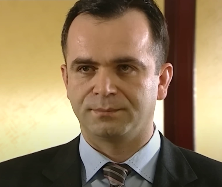 Adnan (muhasebeci) | Kurtlar Vadisi Viki | Fandom