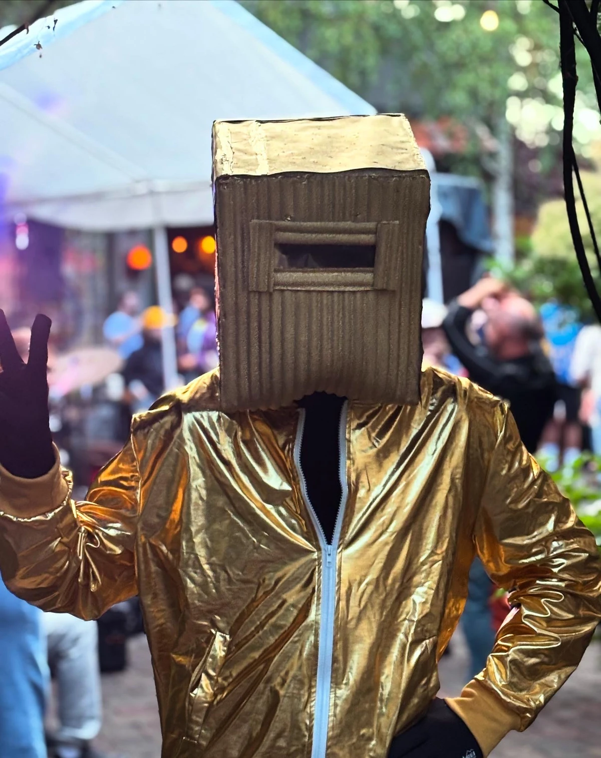 Golden Robot | L Money Wiki | Fandom