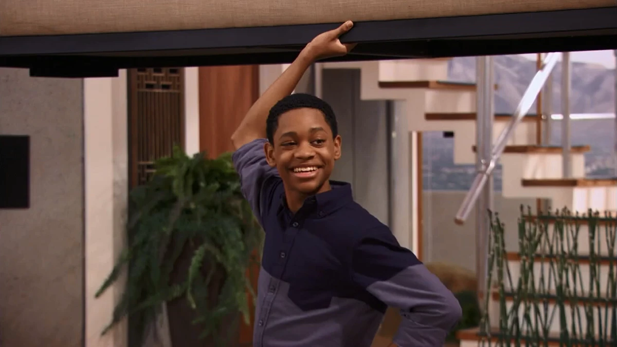 Category:Episodes when Leo has bionics | Disney XD's Lab Rats Wiki | Fandom