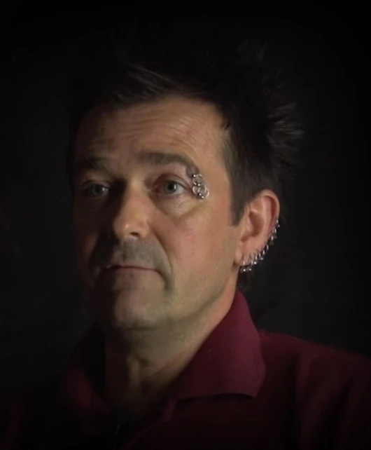 Simon Egan | Wiki La Biblioteca del Viejo Mundo | Fandom