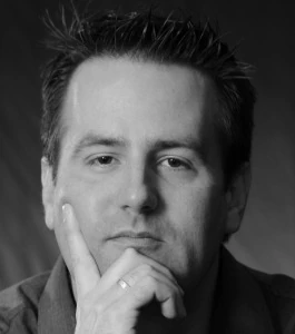 Jordan Ellinger | Wiki La Biblioteca del Viejo Mundo | Fandom