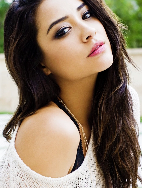 Celeste Reyes | Lakewood Academy Highschool Wiki | Fandom