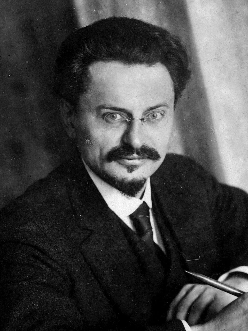 Leon Trotsky | Lazyencyclopedia Wiki | Fandom