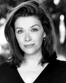 Charlotte Weston | Wiki Le 10ème Royaume | Fandom