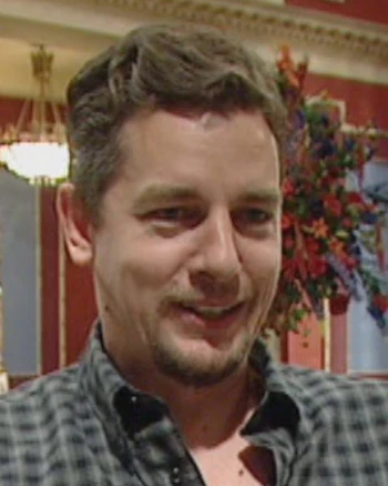 Simon Moore | Wiki Le 10ème Royaume | Fandom