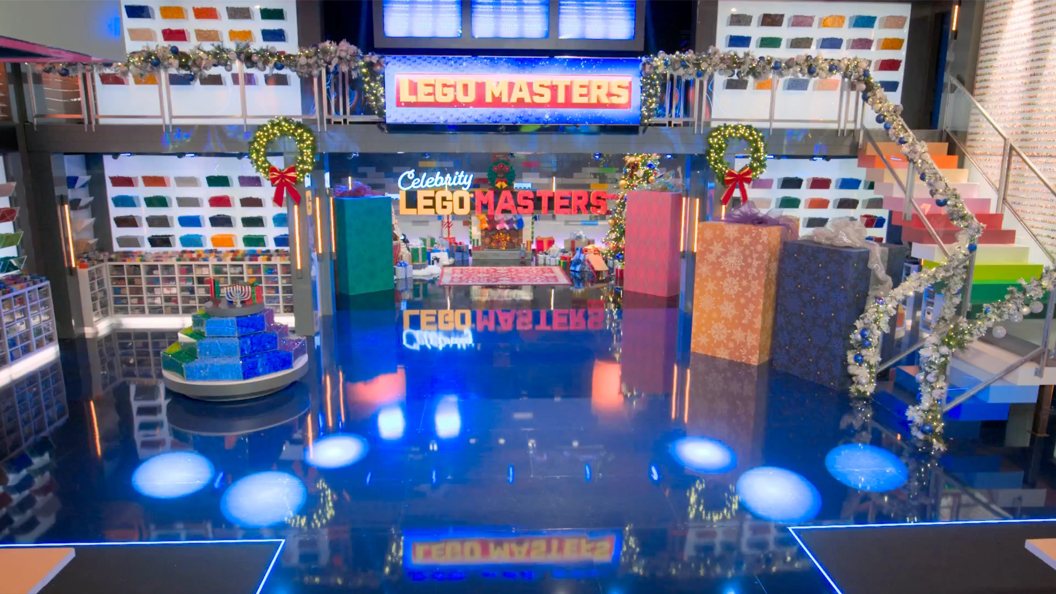 Celebrity Holiday Bricktacular 60 Photos - Moonagedaydream.film