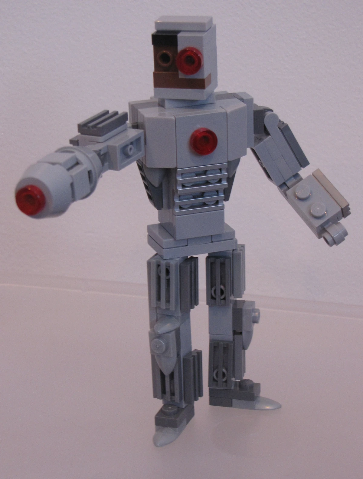 Custom:Mini Cyborg Statuette | Brickipedia | Fandom