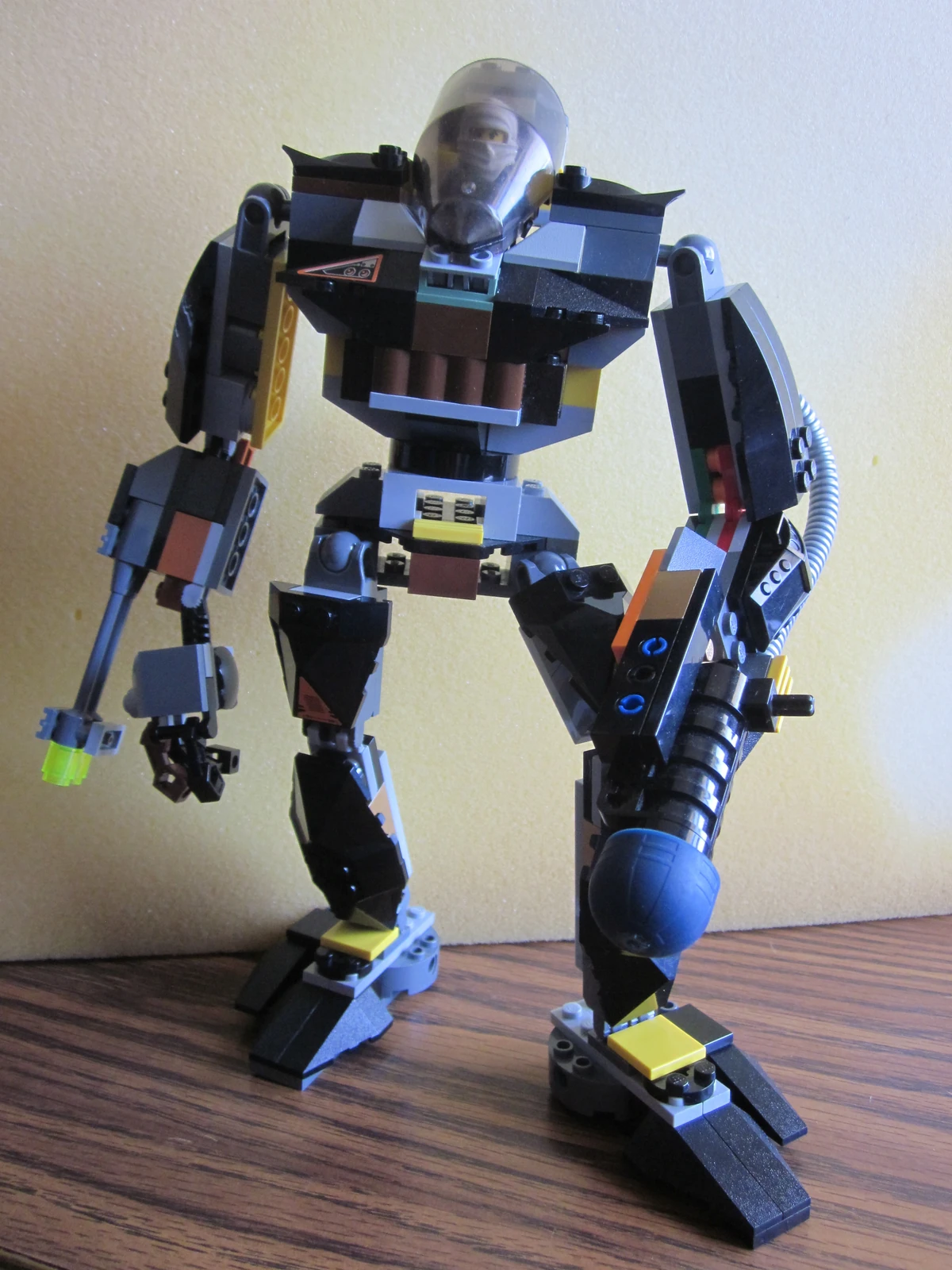 Custom:Mecha 1 | Brickipedia | Fandom