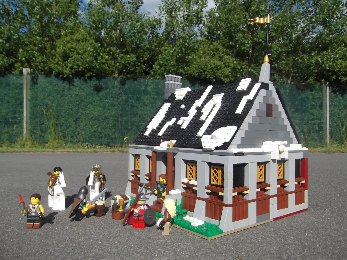 Custom:King's Lodge | Brickipedia | Fandom