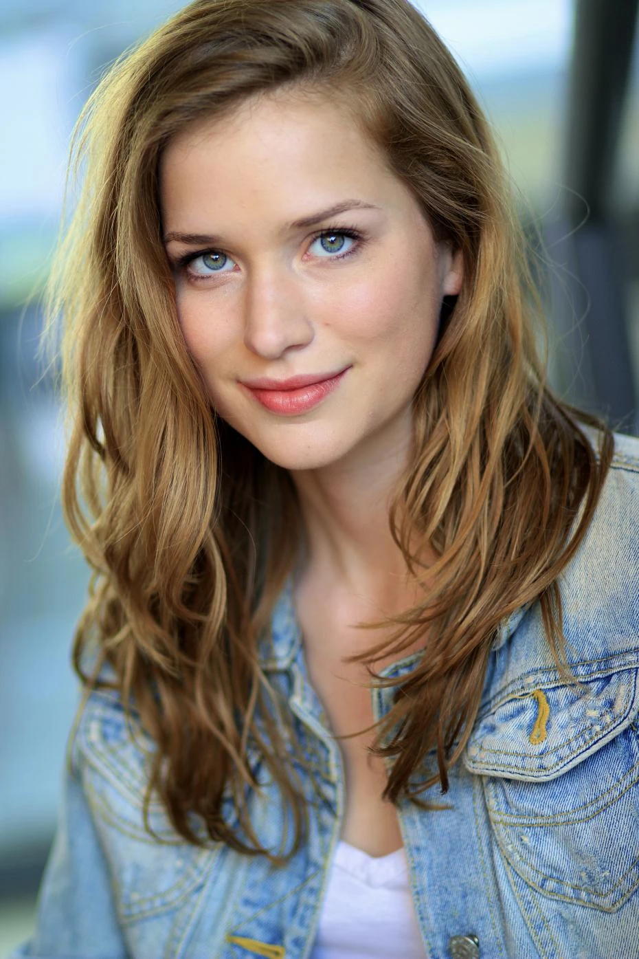 Elizabeth Lail | Disney Wiki | Fandom