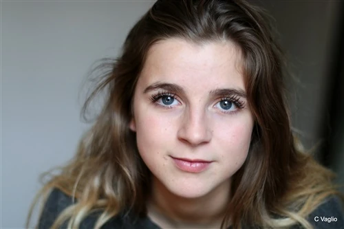 Esther Valding | Wiki Les Bracelets rouges | Fandom