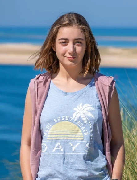 Louise | Wiki Les Bracelets rouges | Fandom