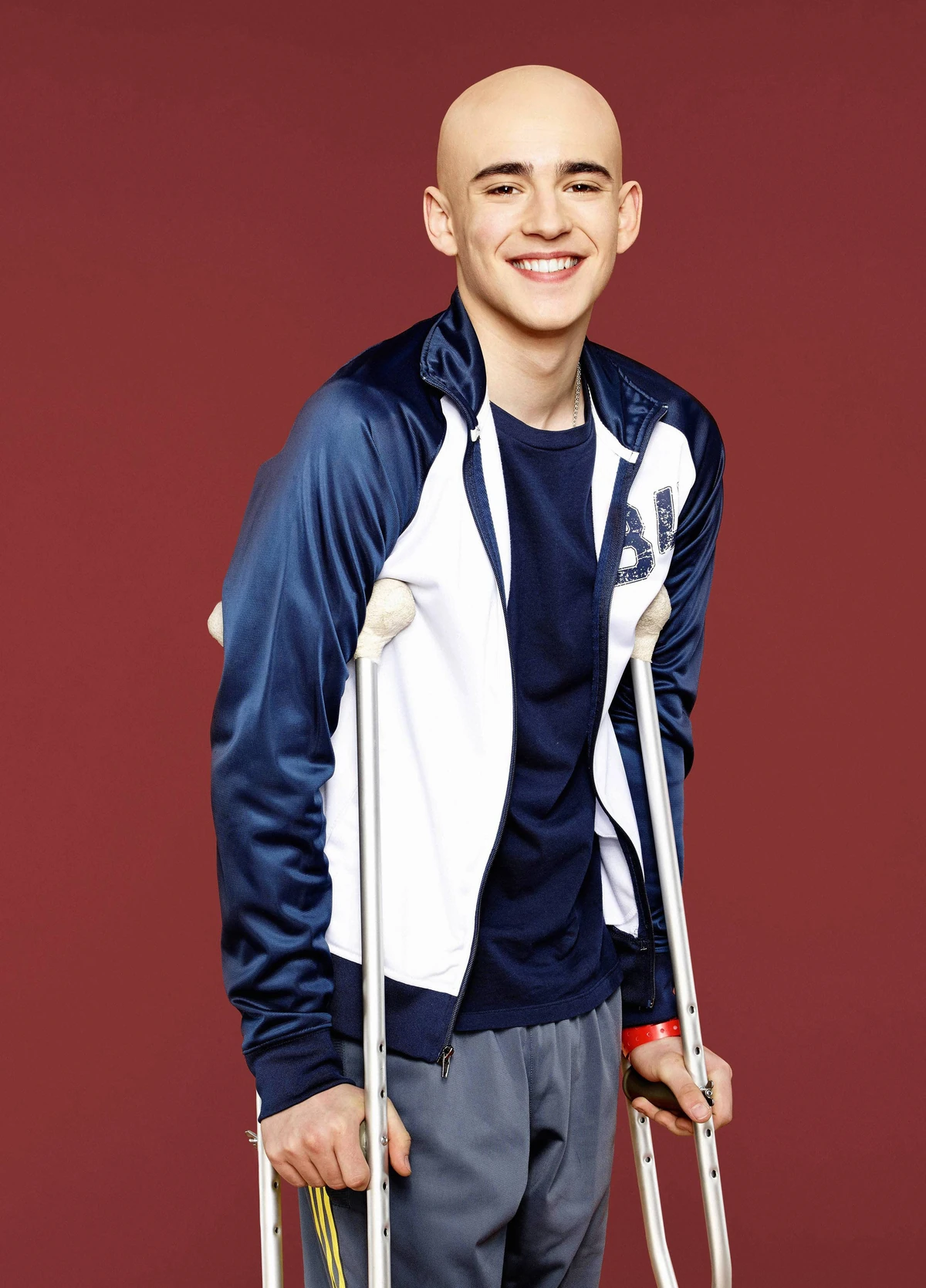 Leo Roth | Wiki Les Bracelets rouges | Fandom