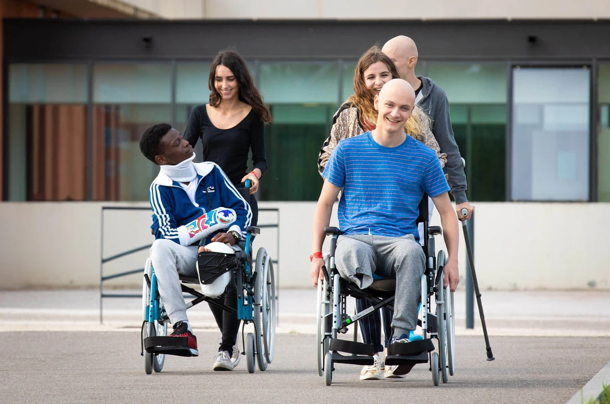 Episode 1 (S2) | Wiki Les Bracelets rouges | Fandom