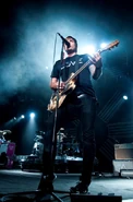 Tom DeLonge | Levi's Wiki | Fandom