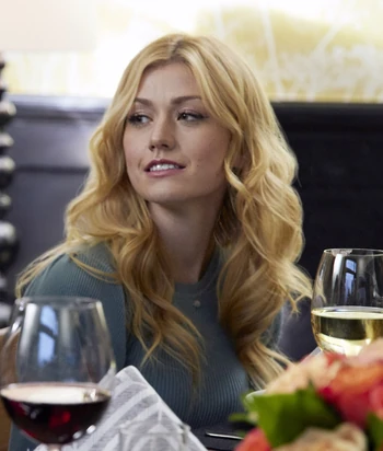 Taylor Bloom | LGBT Characters Wikia | Fandom