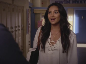 Emily Fields (TV) | LGBT Characters Wikia | Fandom