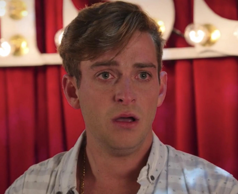 Ollie (The Kissing Booth) | LGBT Characters Wikia | Fandom