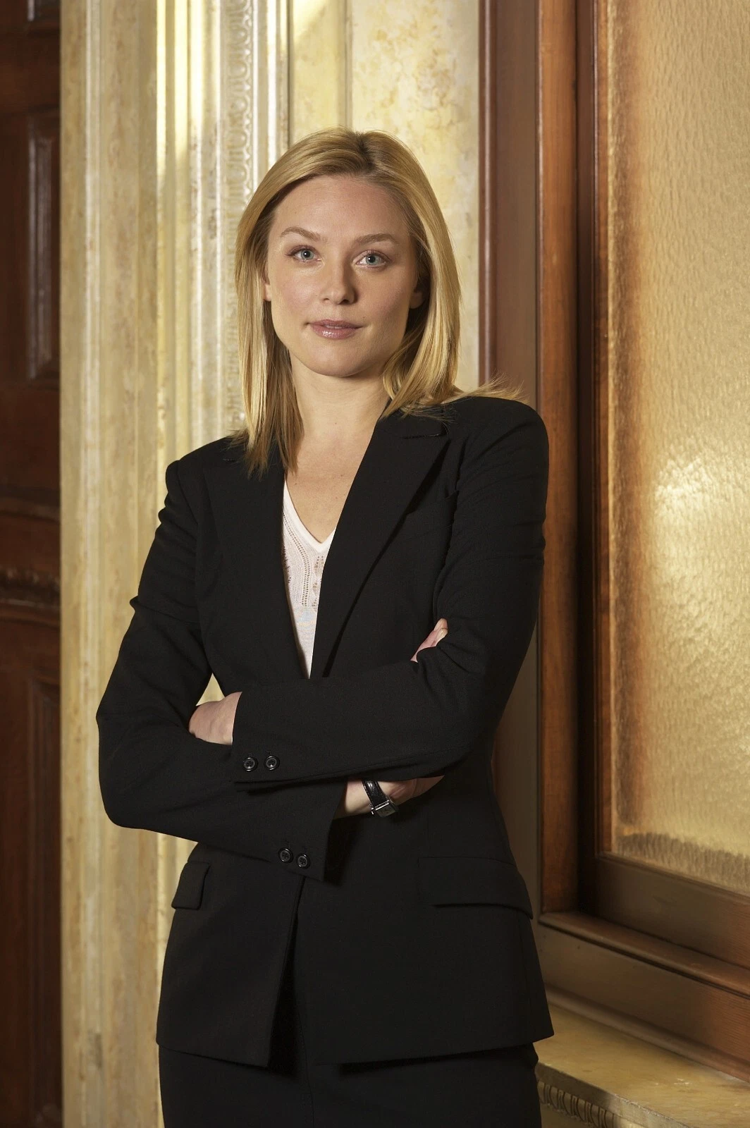 Serena Southerlyn | LGBT Characters Wikia | Fandom