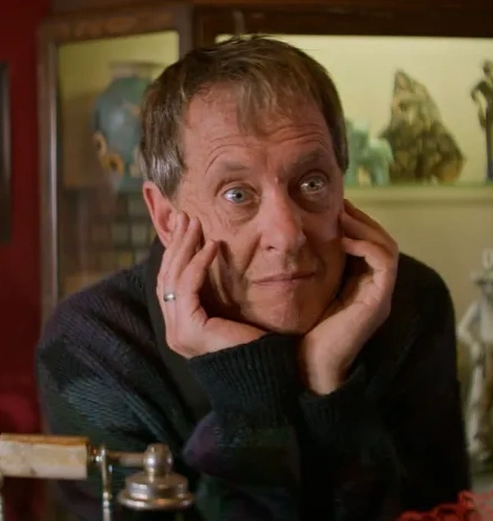Hugo Battersby | LGBT Characters Wikia | Fandom