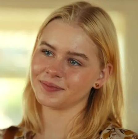 Sara Uvdal | LGBT Characters Wikia | Fandom
